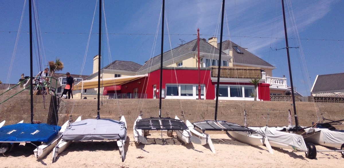 Mark Jordan at the Beach – St Aubins Bay, Jersey | The Cook Twit